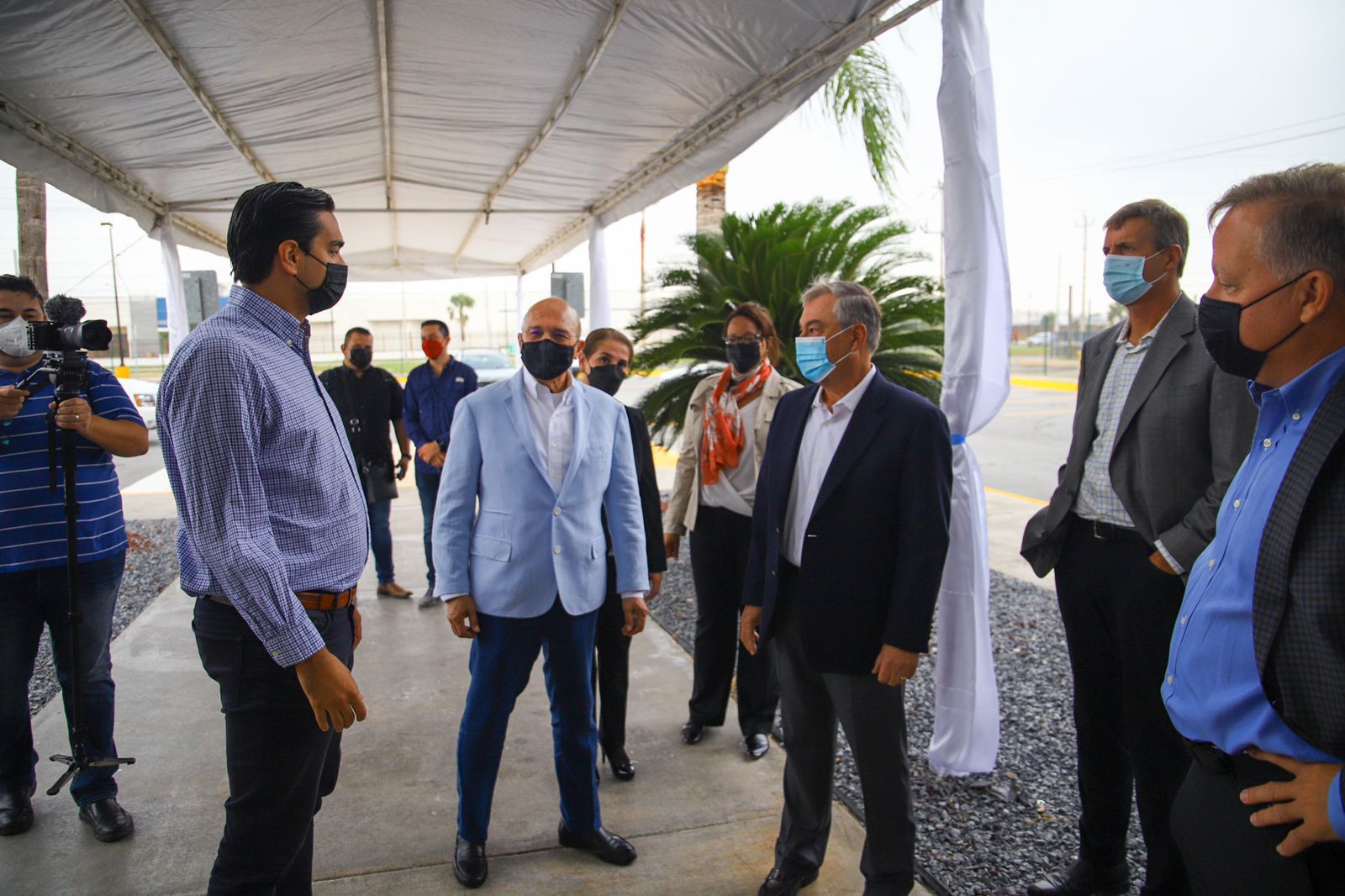 Inaugura alcalde Carlos Víctor Peña Ortiz planta maquiladora ...