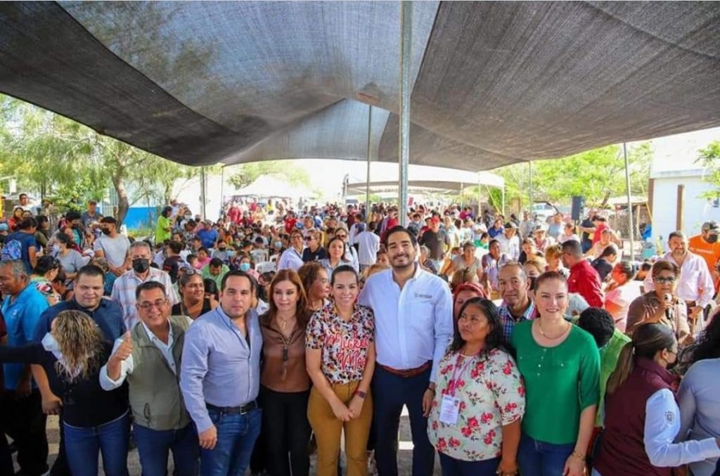Reciben familias de Unidad y Esfuerzo al Alcalde de Reynosa ...