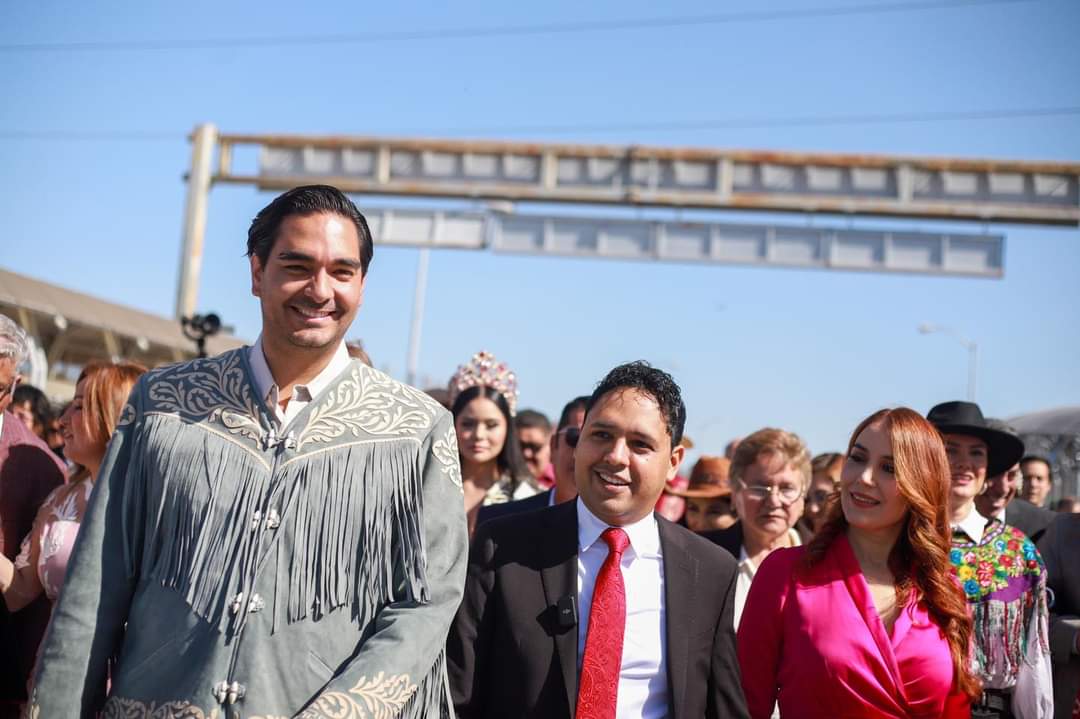 Histórica ceremonia de Alcaldes Carlos Peña Ortiz y Sergio Coronado ...