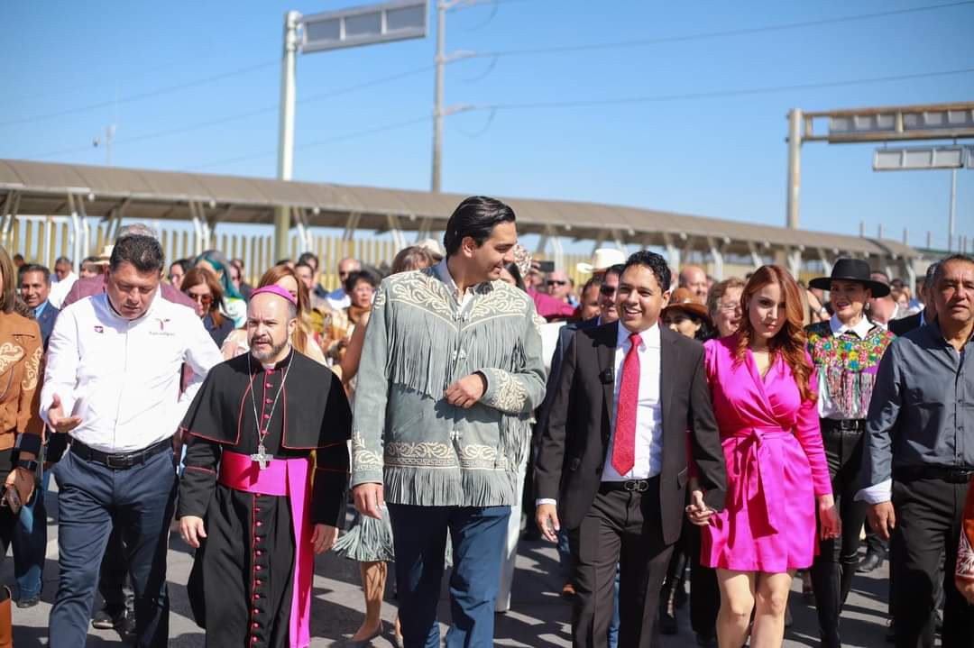 Histórica ceremonia de Alcaldes Carlos Peña Ortiz y Sergio Coronado ...