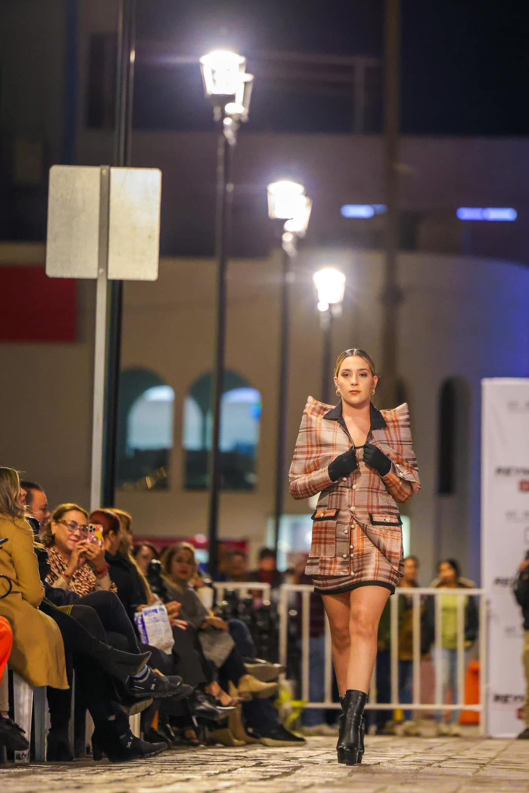 Presentaron exitoso desfile de modas en el renovado Centro de Reynosa ...
